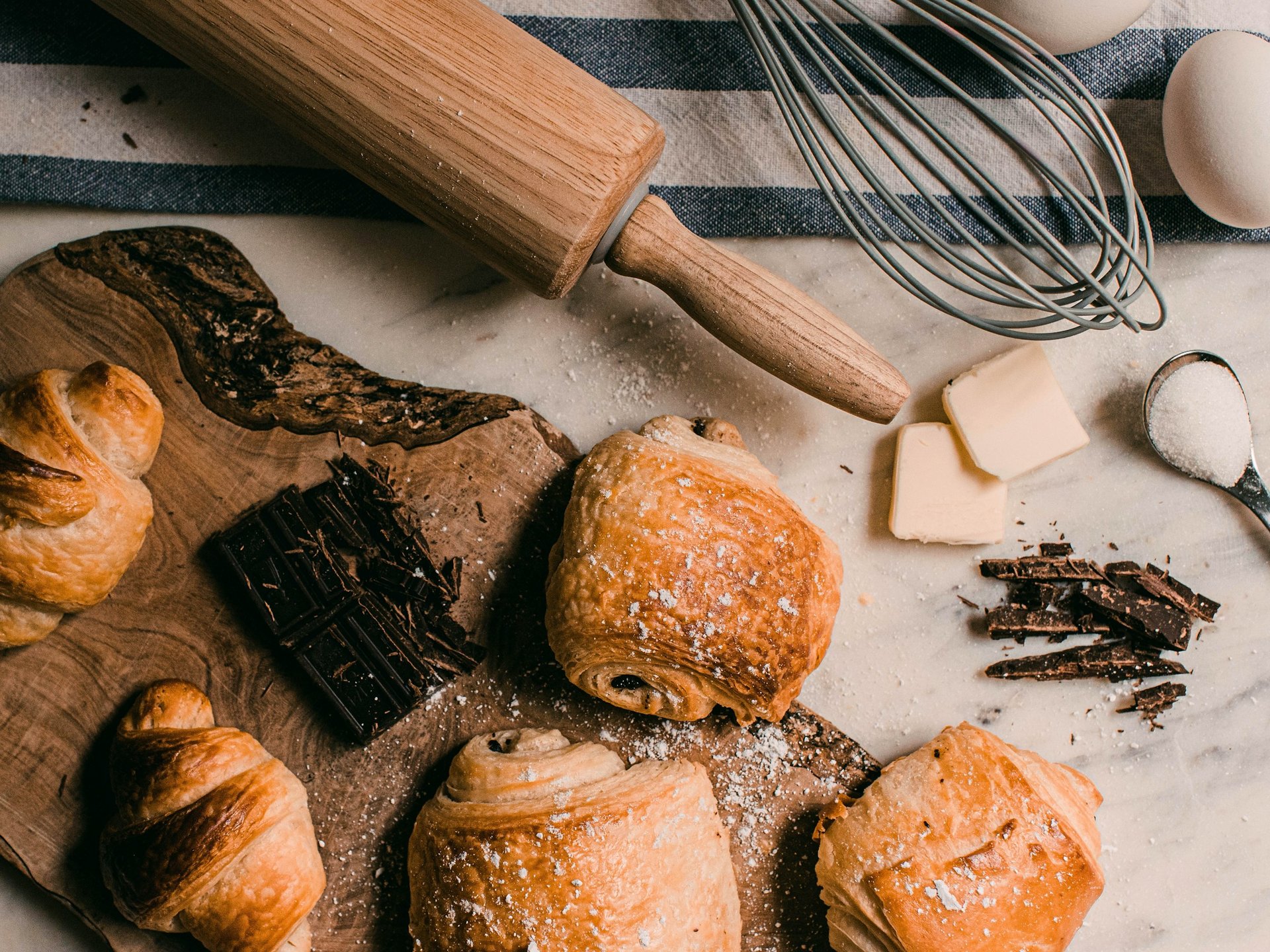 What's the Secret to a Golden and Flaky Danish Pastry? - Jonquecalypso